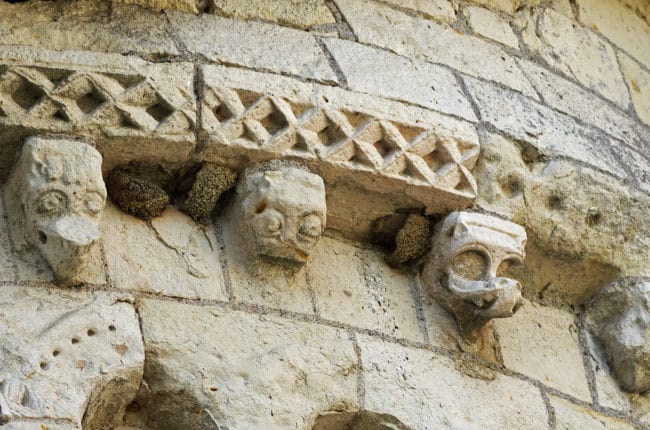 Ajilit et la taille d'une pierre spécifique : le tuffeau - AJILIT votre ...